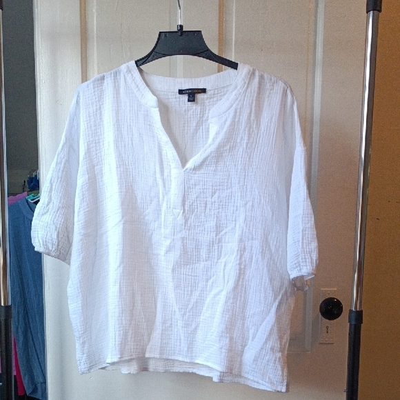 Robert Louis | Tops | Robert Louis Crisp White Blouse | Poshmark
